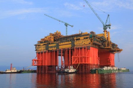 World’s largest semisubmersible platform safely moored in Ichthys Field ...